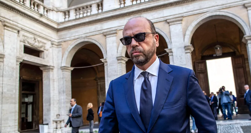 Come ha fatto Angelino Alfano a diventare uno degli uomini più potenti ...