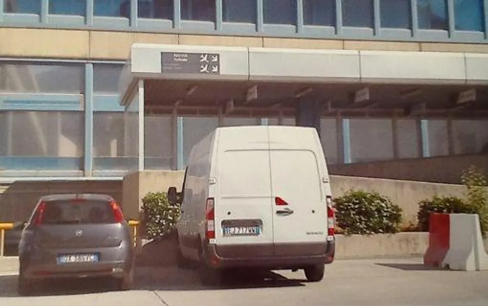 L'aeroporto diventa un parcheggio | L'Espresso L'aeroporto diventa un parcheggio | L'Espresso